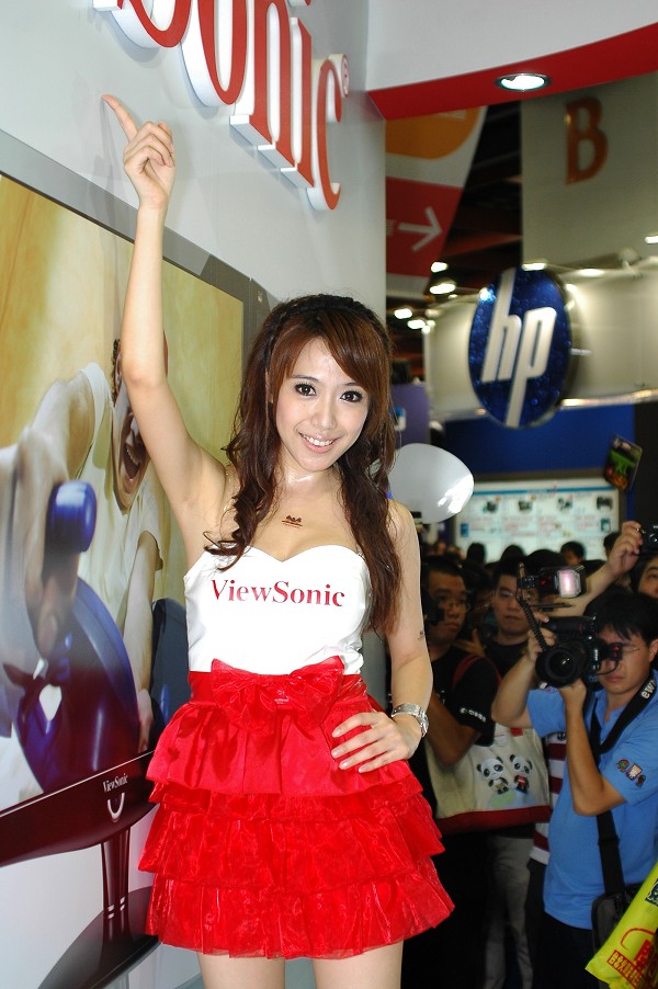 DCView 數位視野 - 作品發表區 - 2010夏季電腦應用展SG漂亮寶貝依依小姐特輯