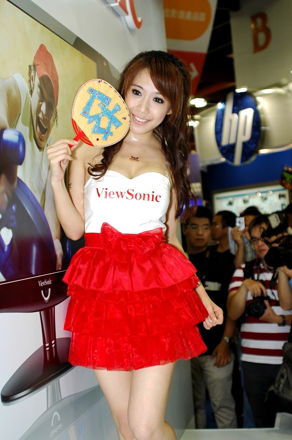 DCView 數位視野 - 作品發表區 - 2010夏季電腦應用展SG漂亮寶貝依依小姐特輯